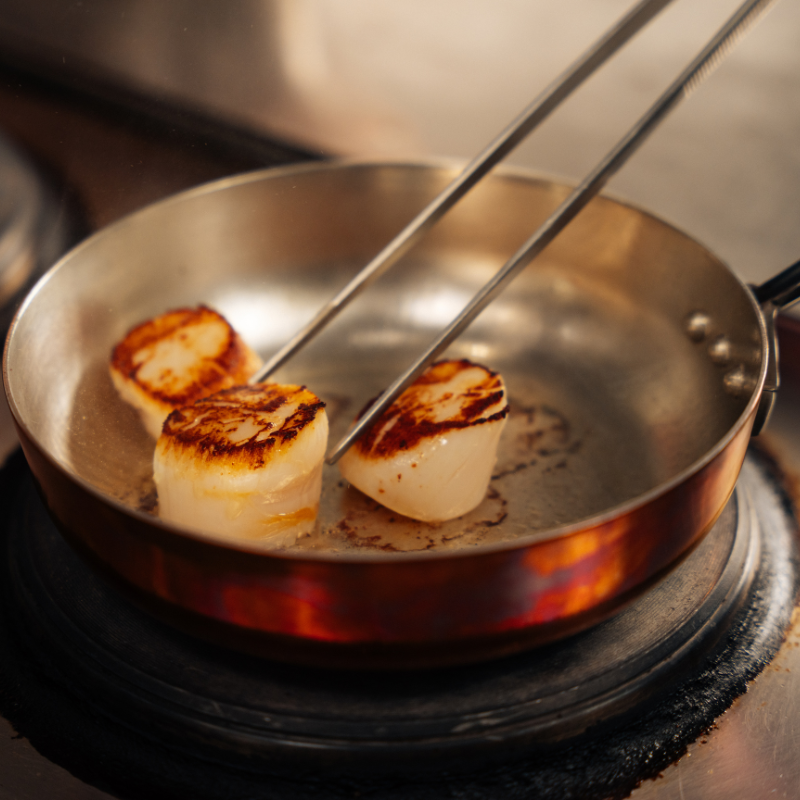 The Heritage 23cm Copper Chef Pan with Lid - Made in Britain